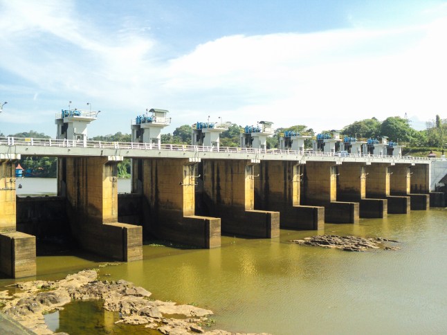 Dams along the Mahaweli – Extraordinary pages of an ordinary life
